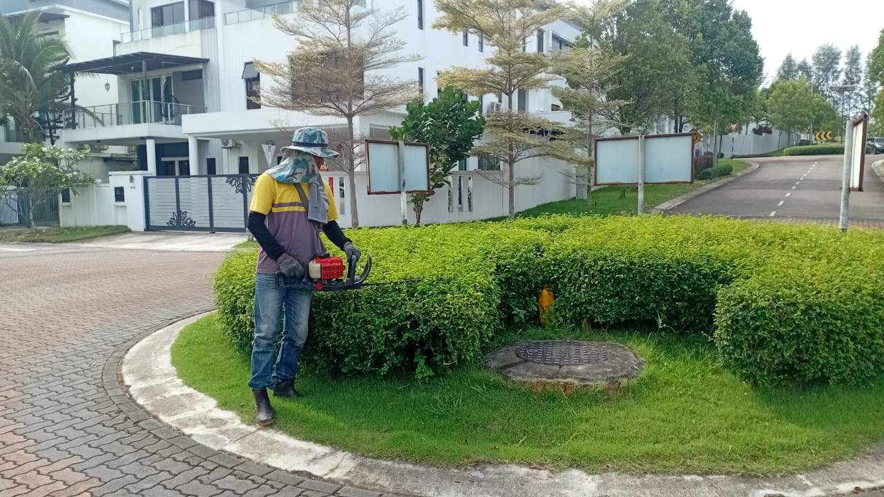 LANDSCAPE MAINTENANCE – PILLAR TRIBUTE ENVIRONMENT SDN BHD